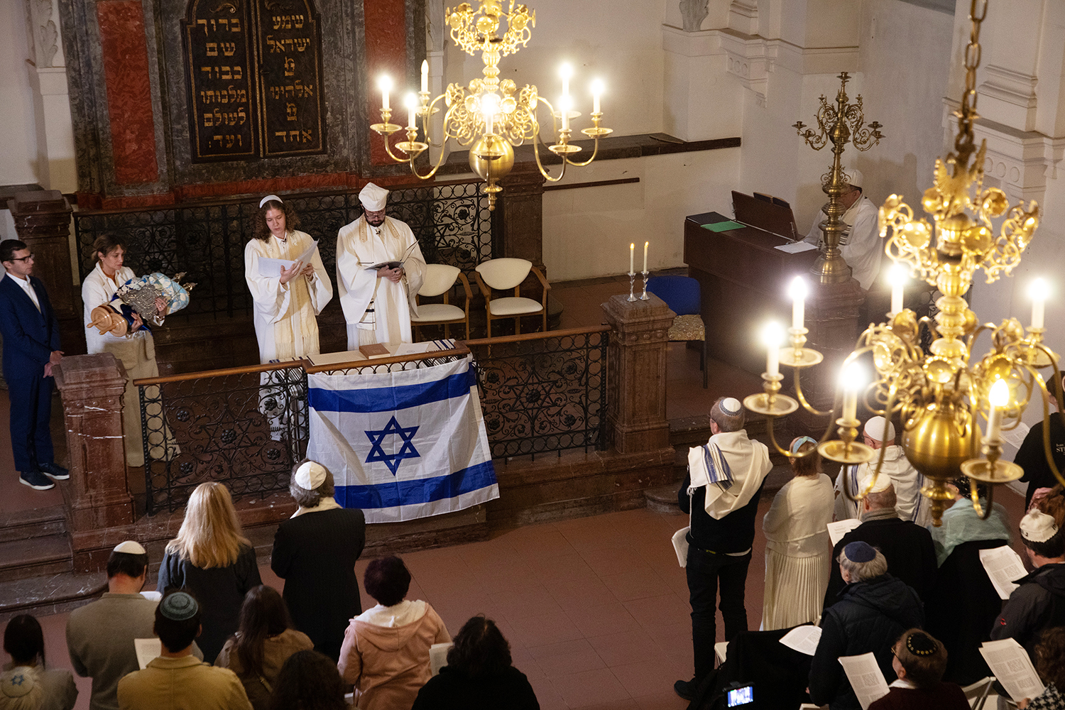 Le retour de la prière juive à la synagogue Klausen de Prague : un ...