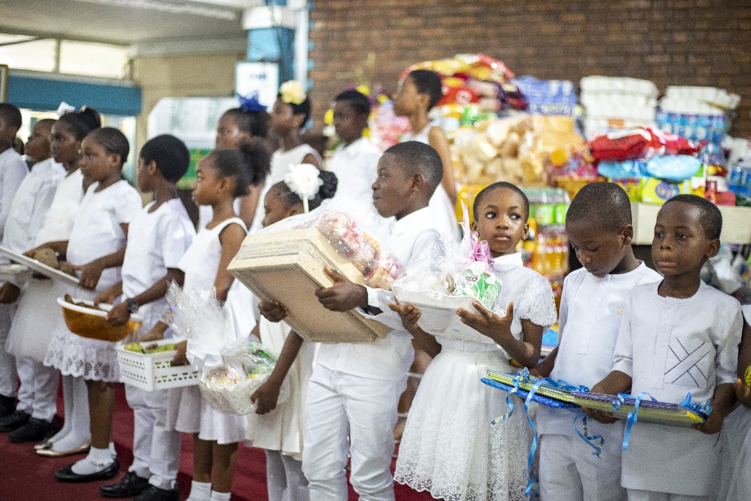 Les élèves de Ridge Church School du Ghana soutiennent les hôpitaux et ...